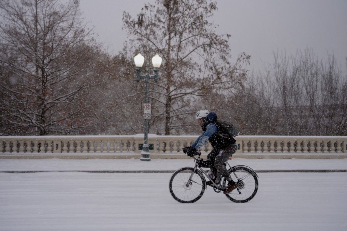 Texas faces rare freezing winter storm, 4 inches of snow in Houston ...