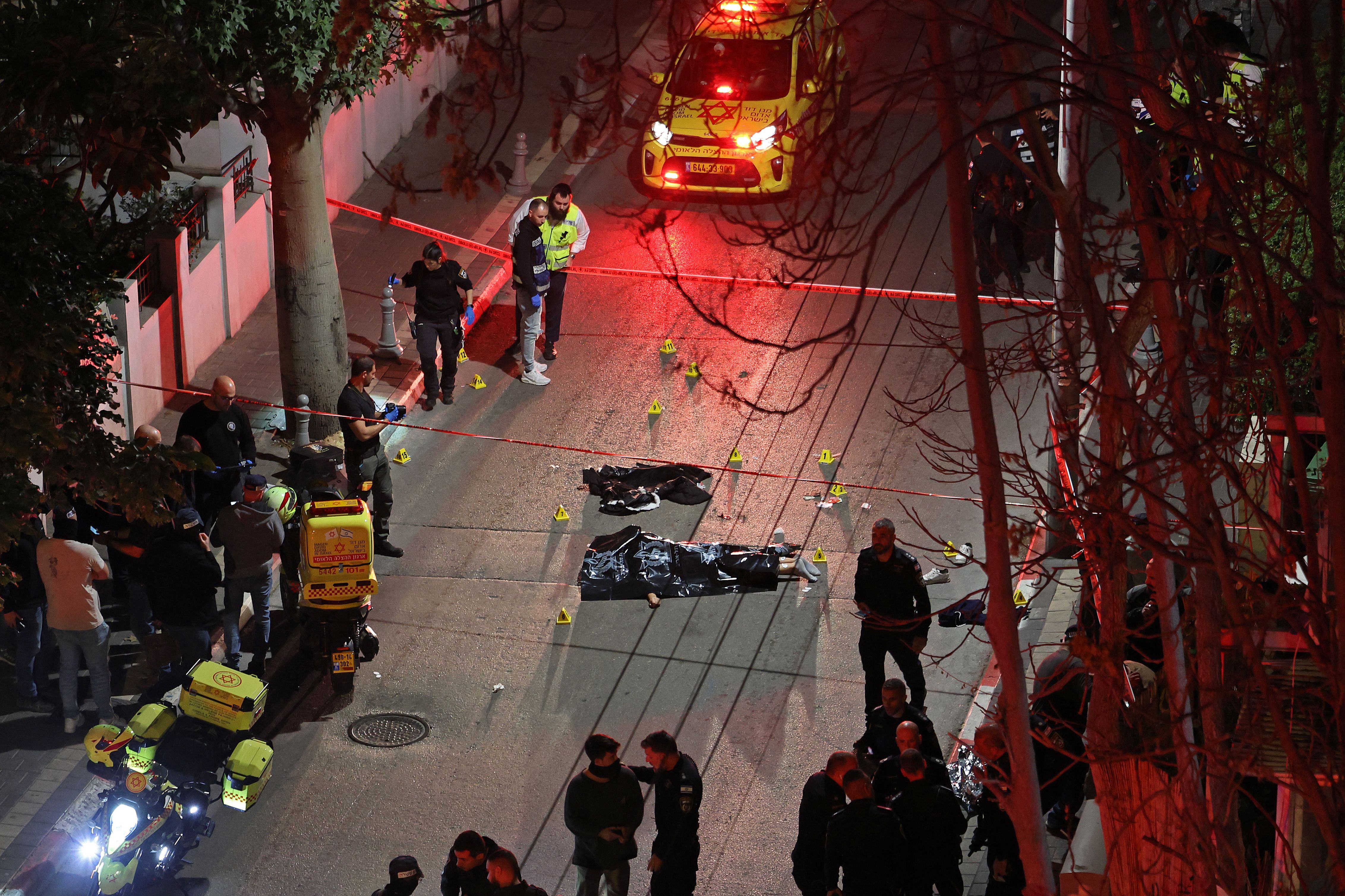 An Israeli killed, three injured in Tel Aviv stabbing attack | Al Bawaba