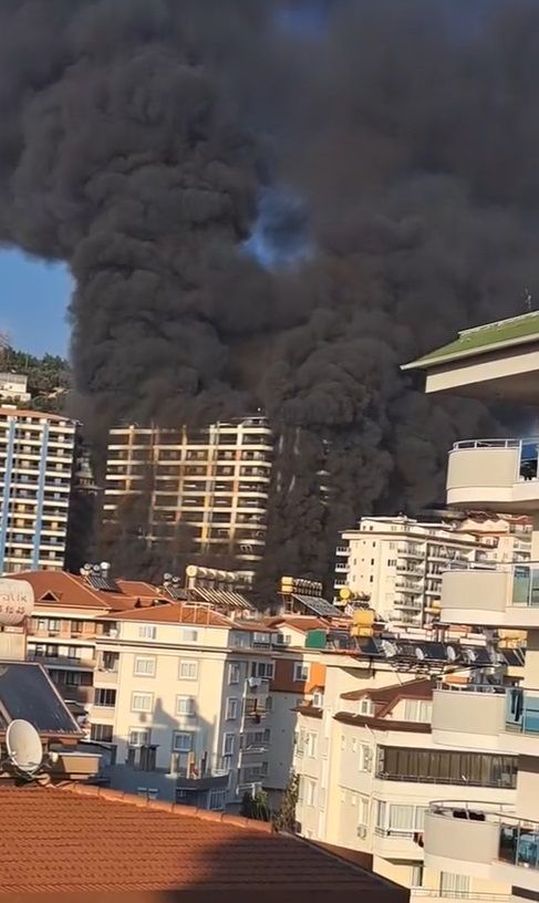 Massive fire erupts at Alanya hotel construction site | Al Bawaba