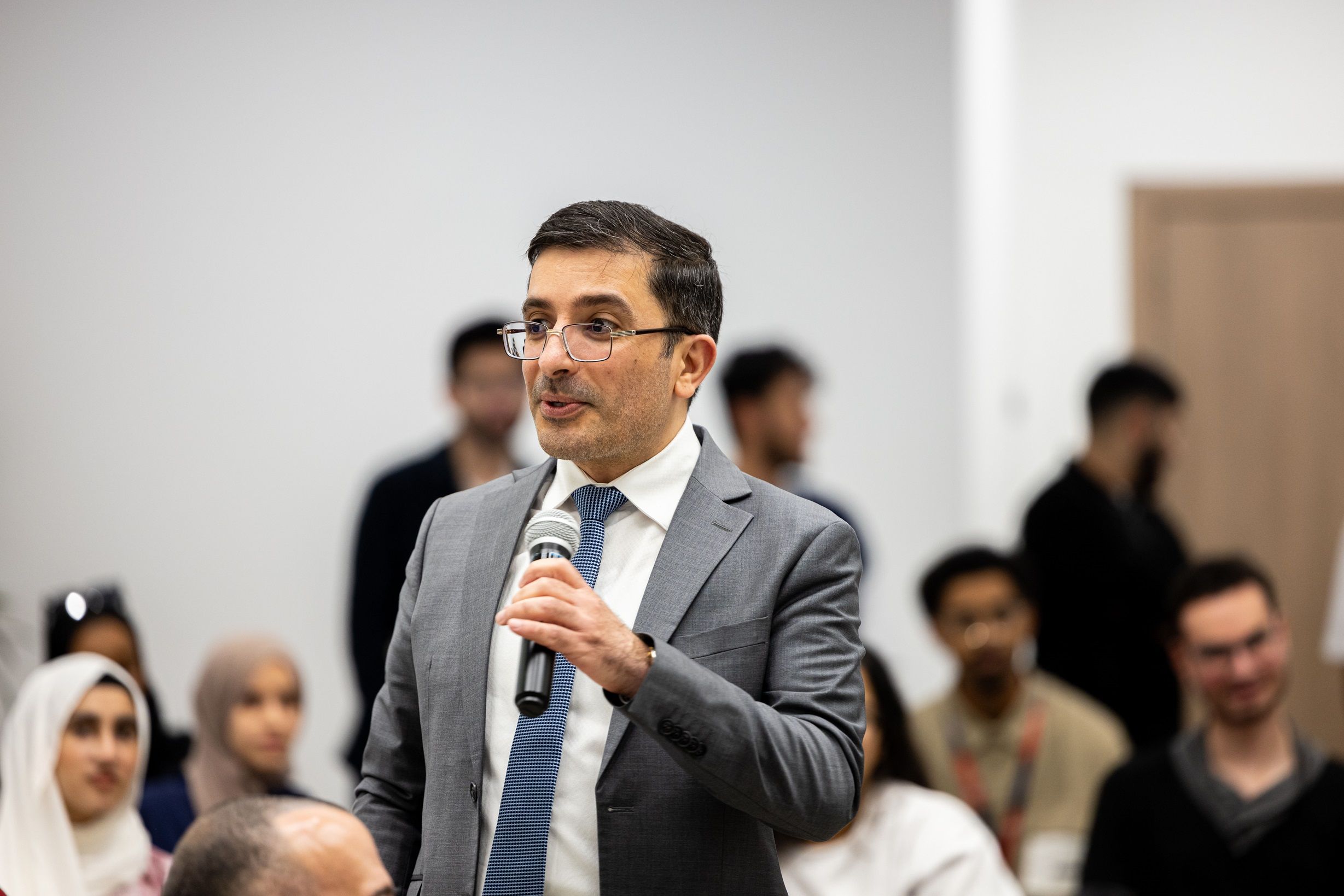 أستاذ في جامعة أبوظبي يحصل على براءة اختراع أمريكية في تكنولوجيا شبكات ...