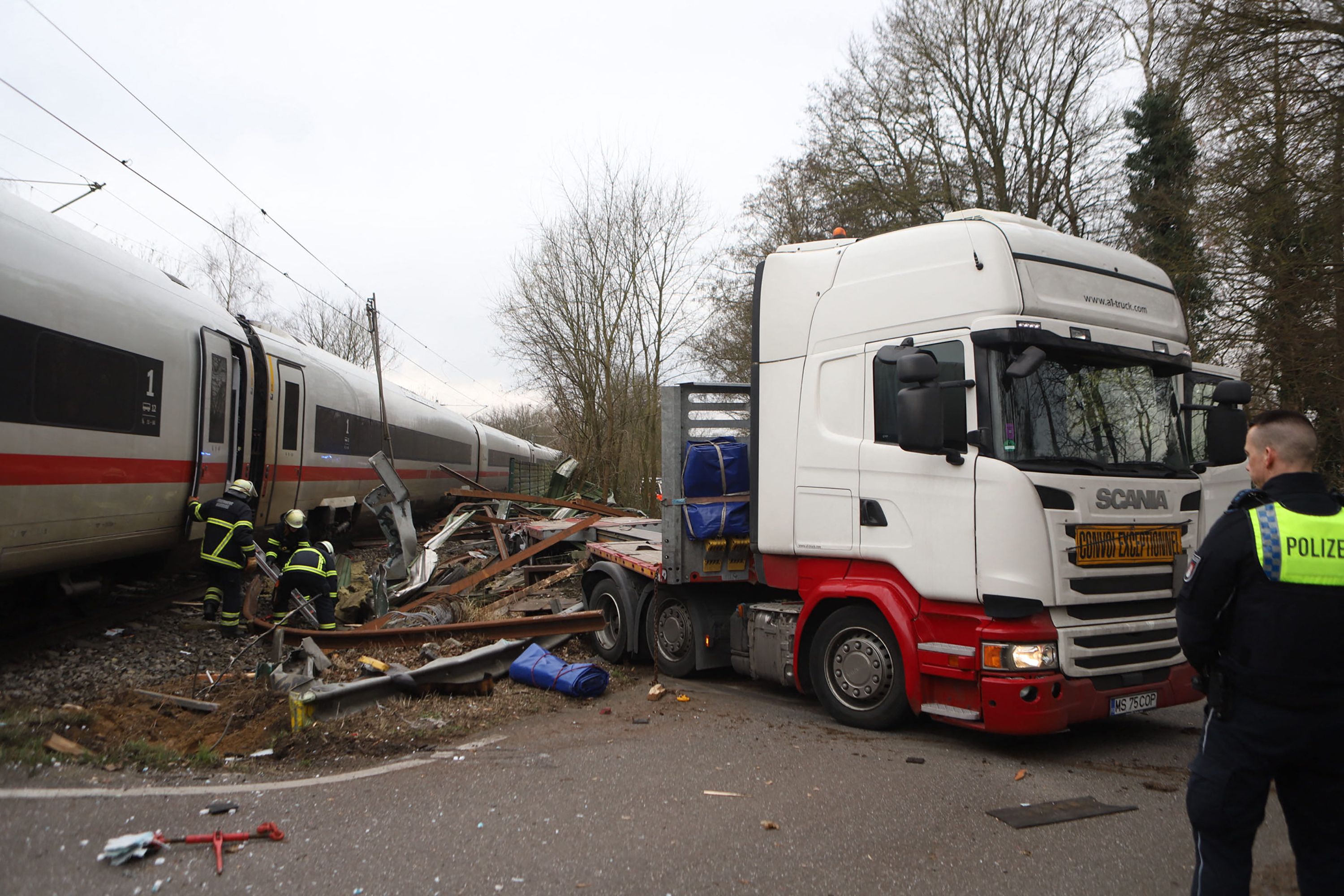 One killed, 25 injured in Germany train crash | Al Bawaba