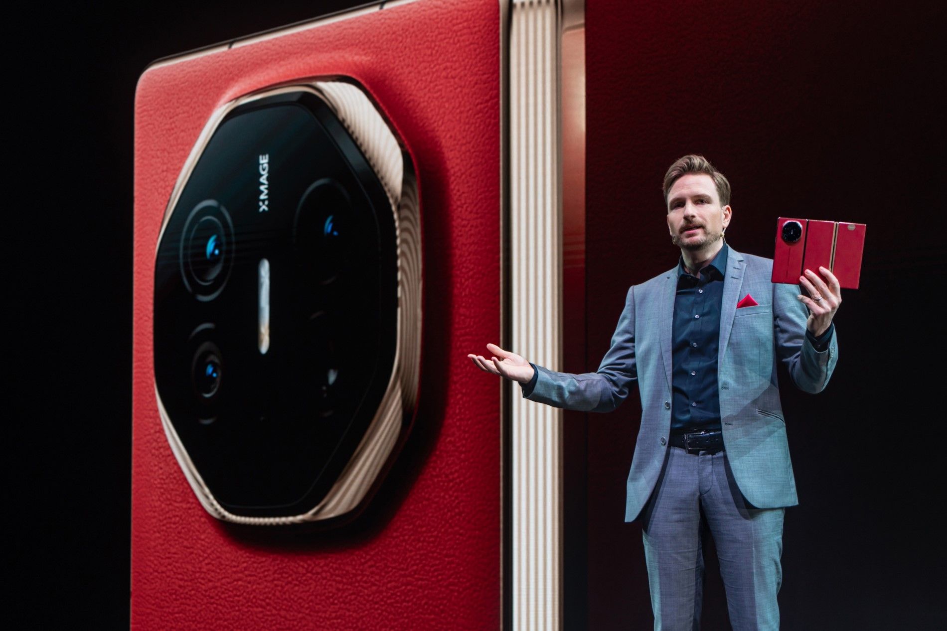 Huawei Opens New Chapter in Innovation with Global Release of Tri-fold ...