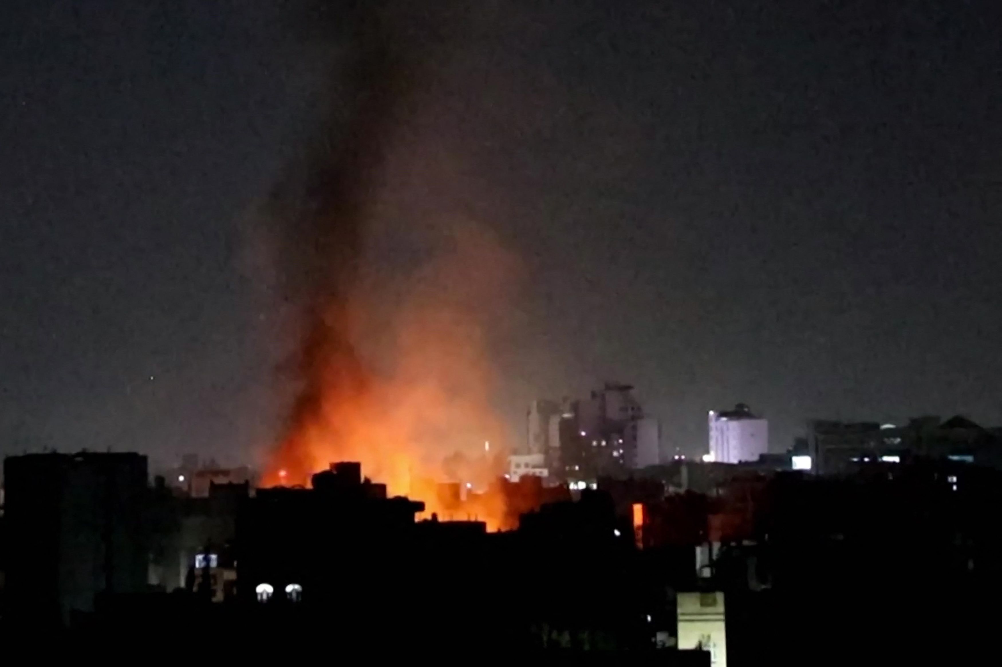 U.S. renews airstrikes on Sana’a, injuring 7 women | Al Bawaba