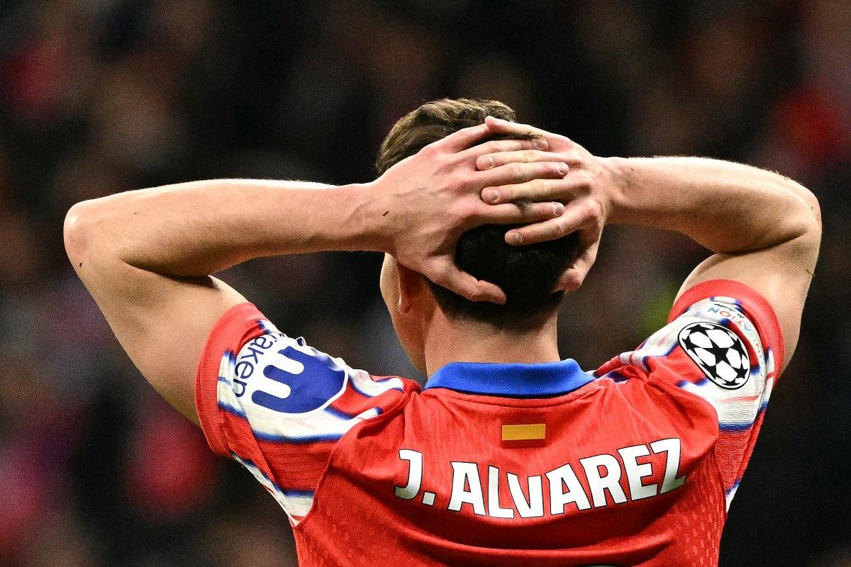 Alvarez's Double Touch Penalty Shootout: What Rule Did VAR Use? And Is ...