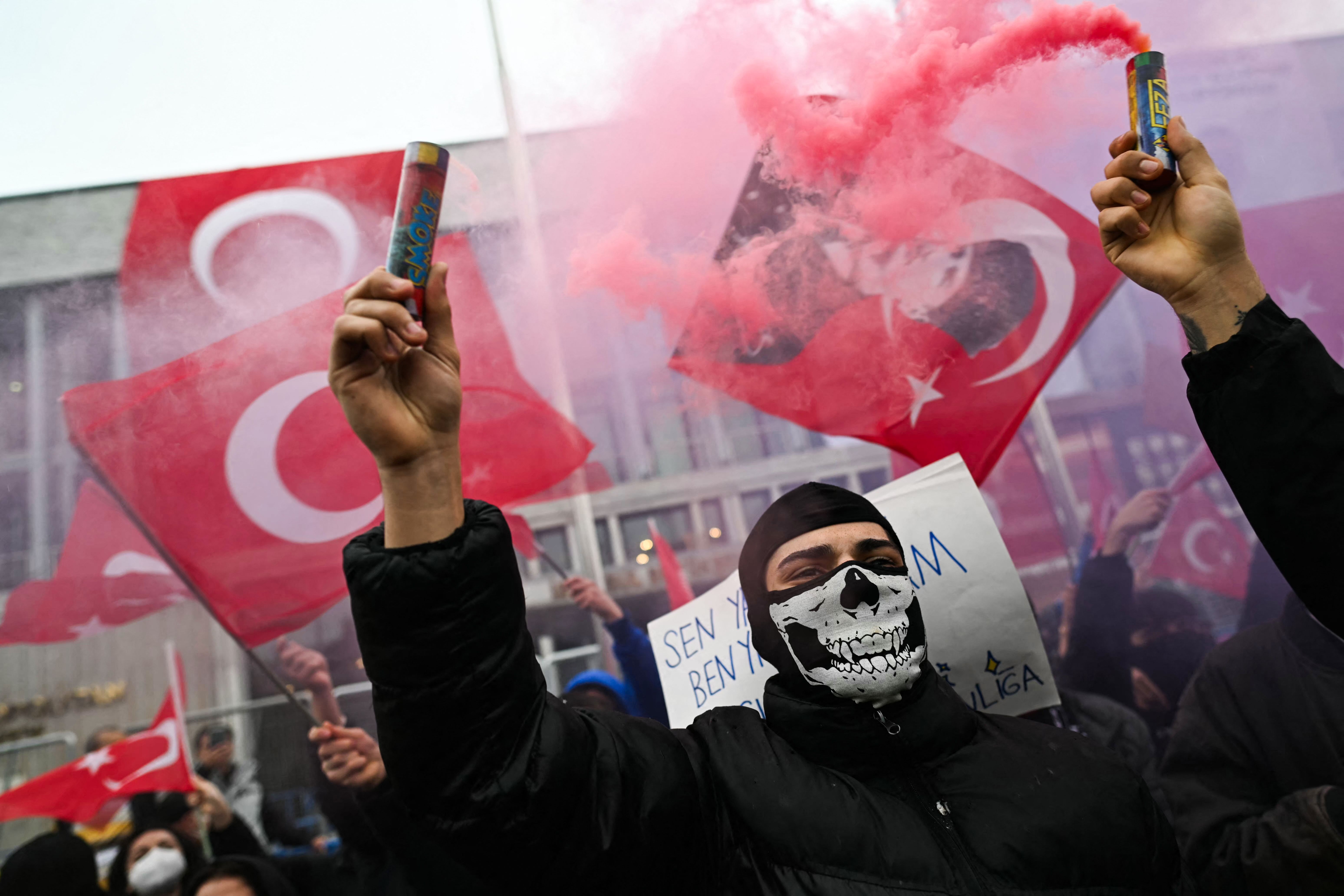 Turkey arrests 8 journalists for covering protests | Al Bawaba