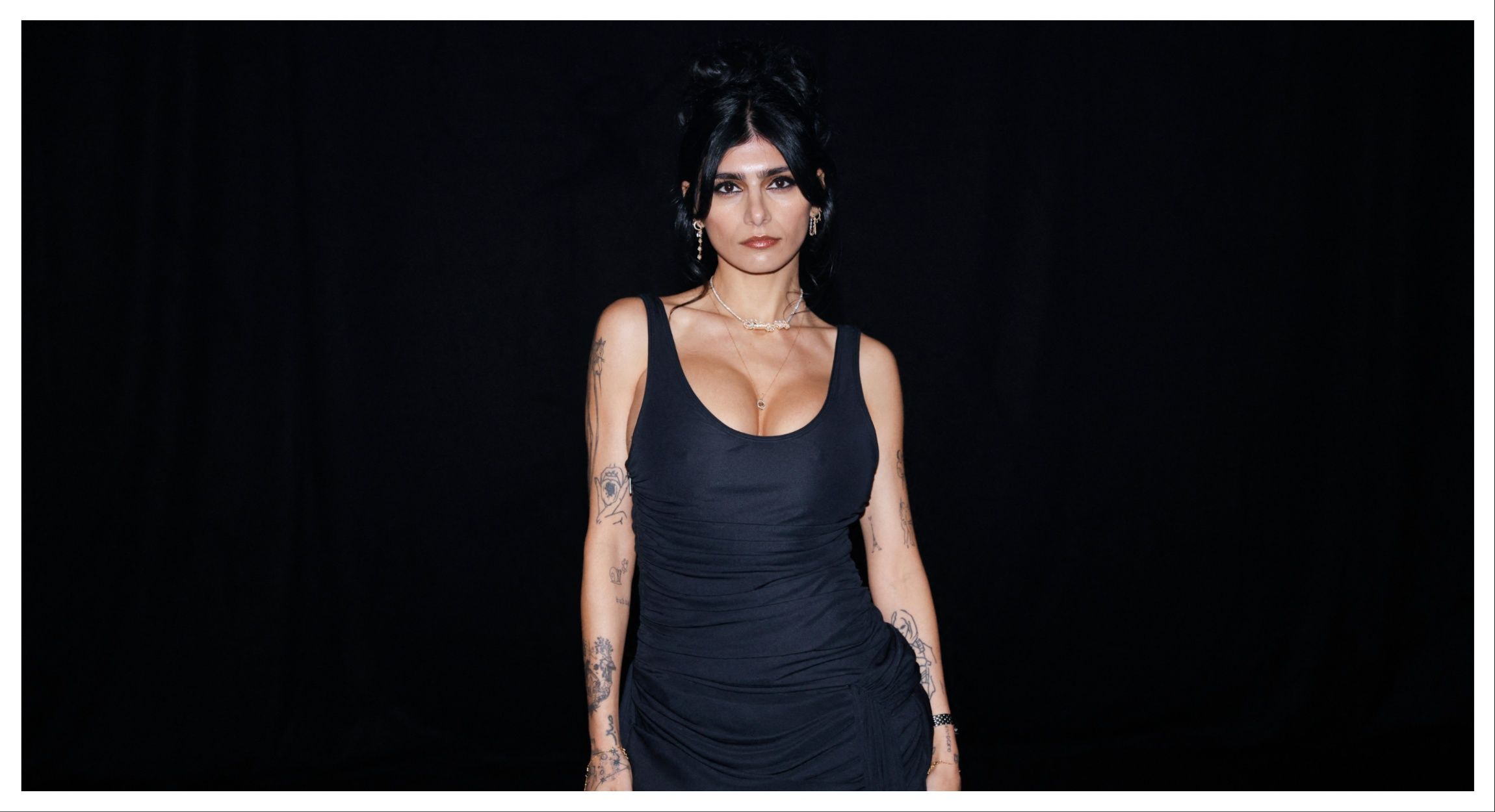 Mia Khalifa breaks down in tears after seeing her own photo | Al Bawaba