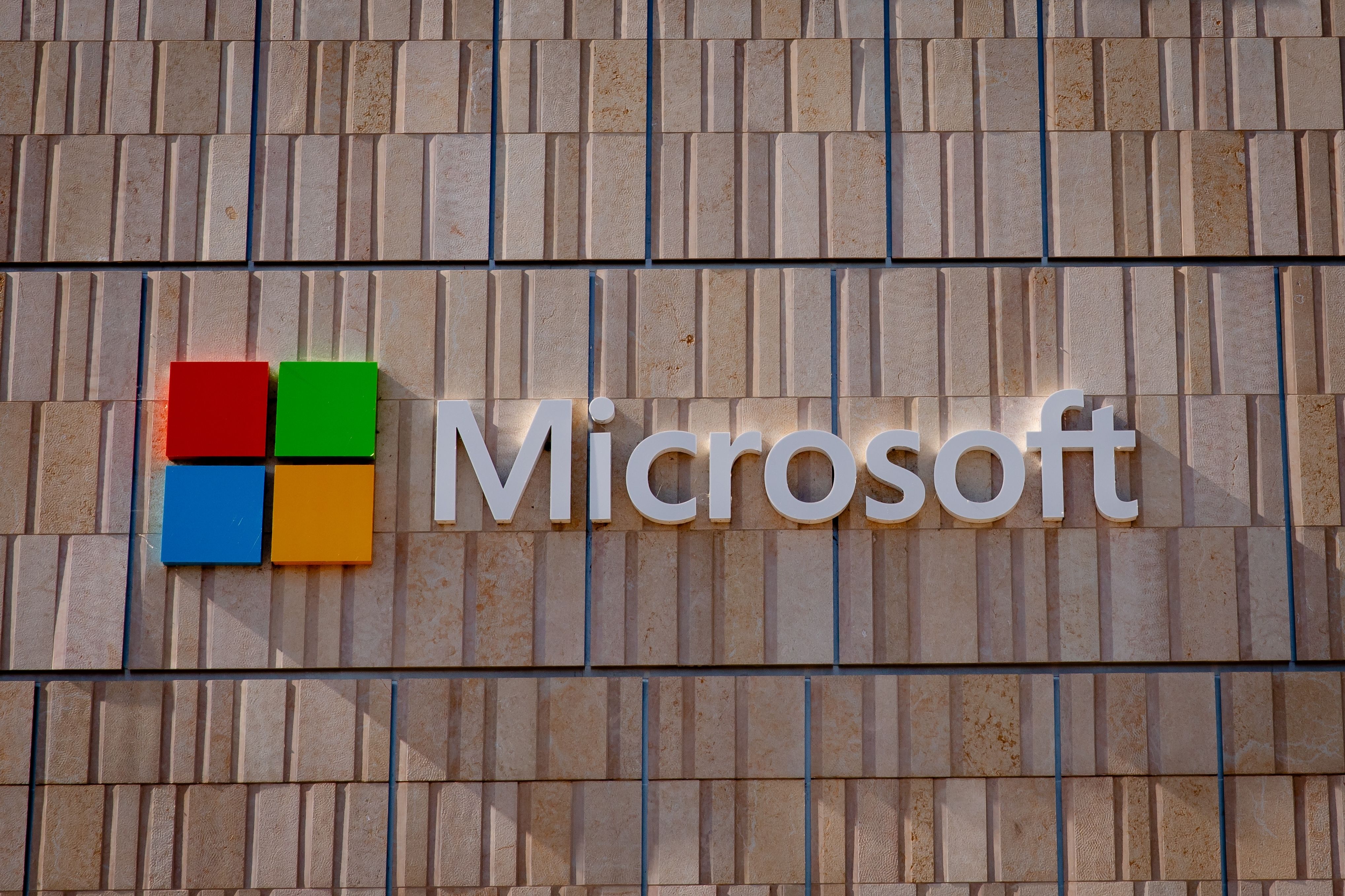 Microsoft announces plans for AI data centers in Kuwait | Al Bawaba