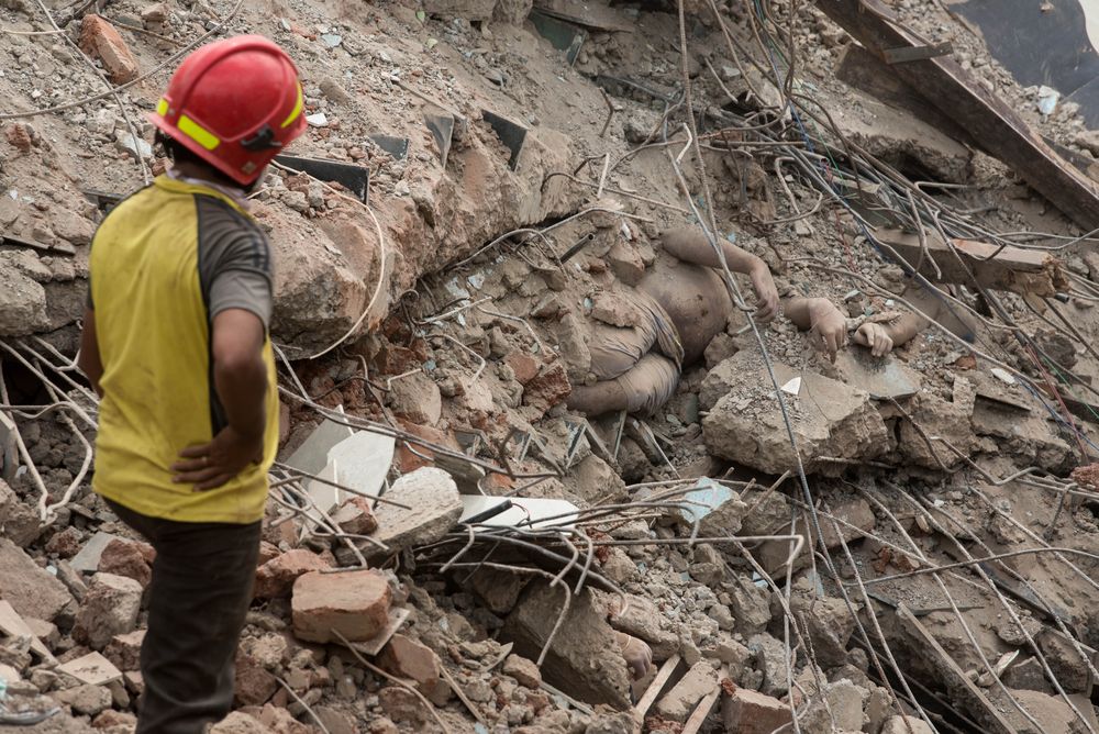 Building collapses killing 6 in Egypt's Asyut | Al Bawaba
