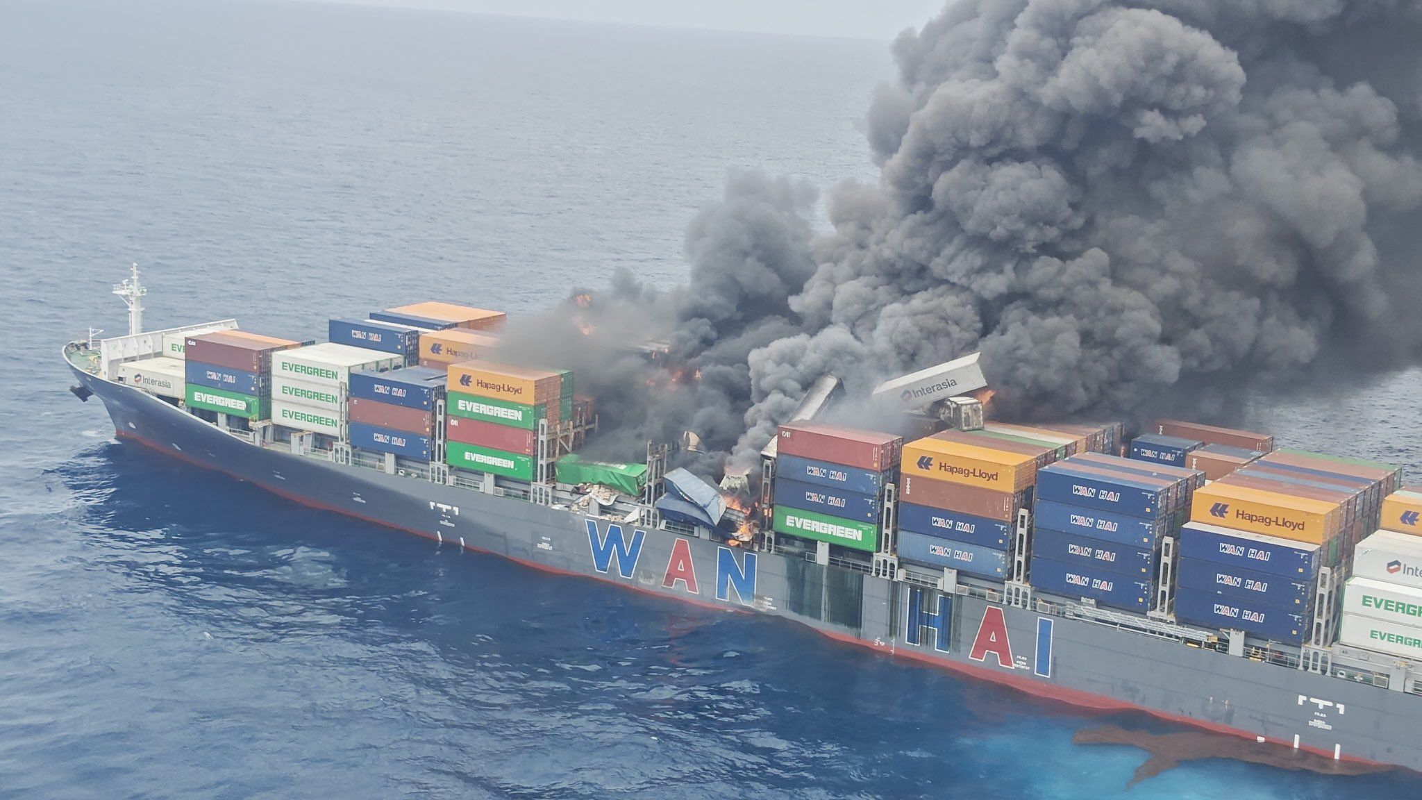 Major fire on Singapore-flagged MV Wan Hai 503 off India’s Kerala ...