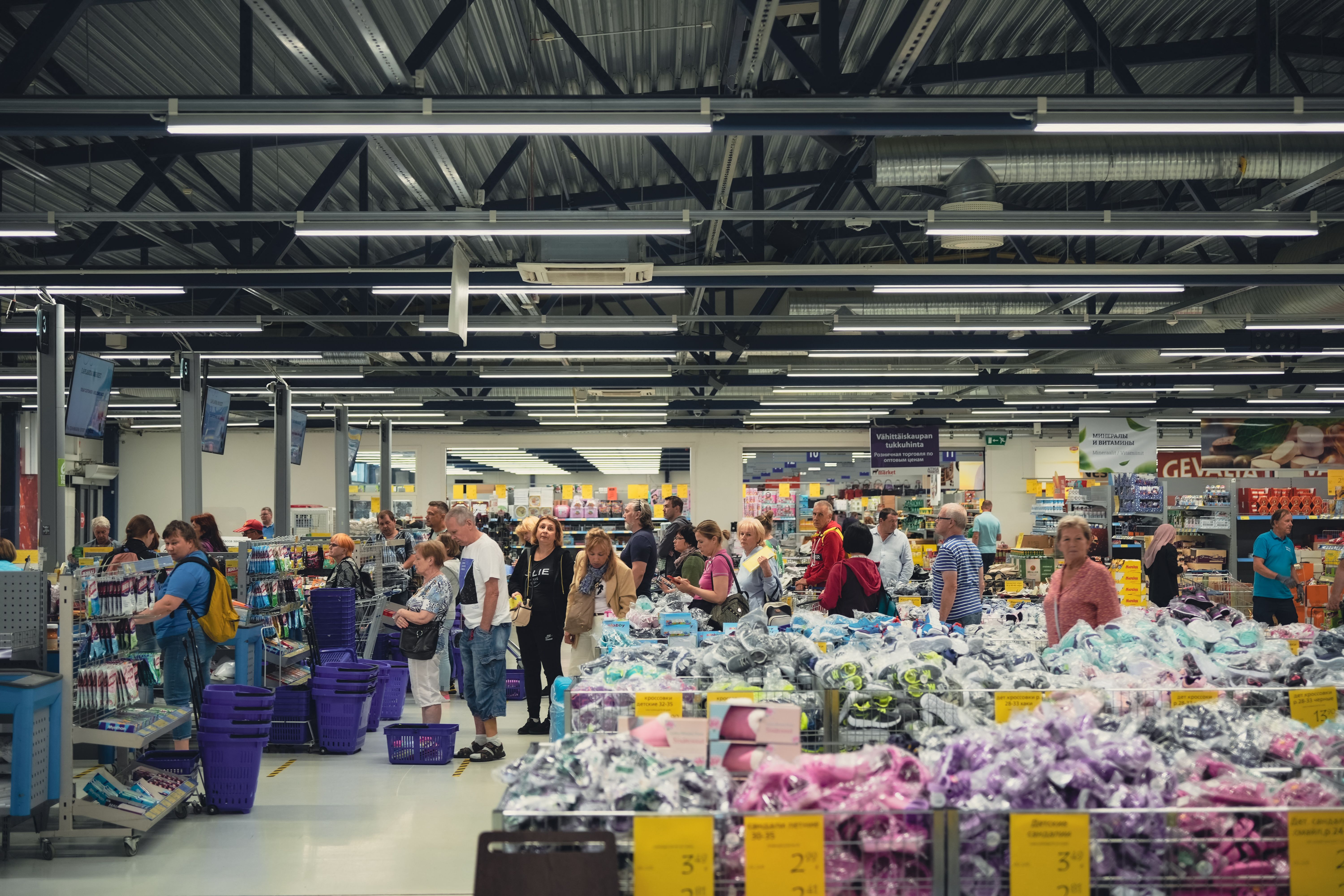 Knife attack at Finnish mall leaves several injured; 20-year-old ...
