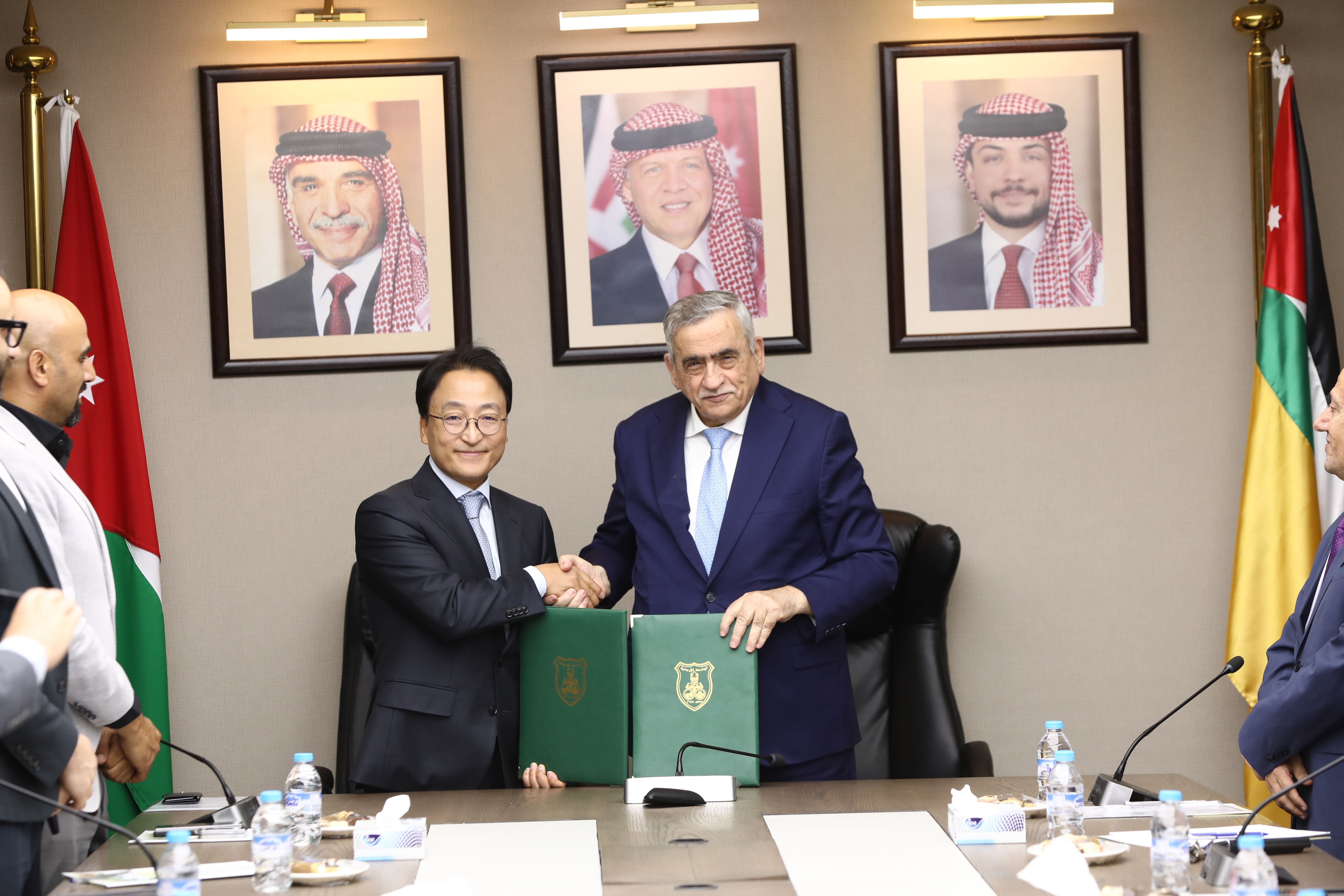 Samsung Electronics Levant Signs MoU with the University of Jordan to ...