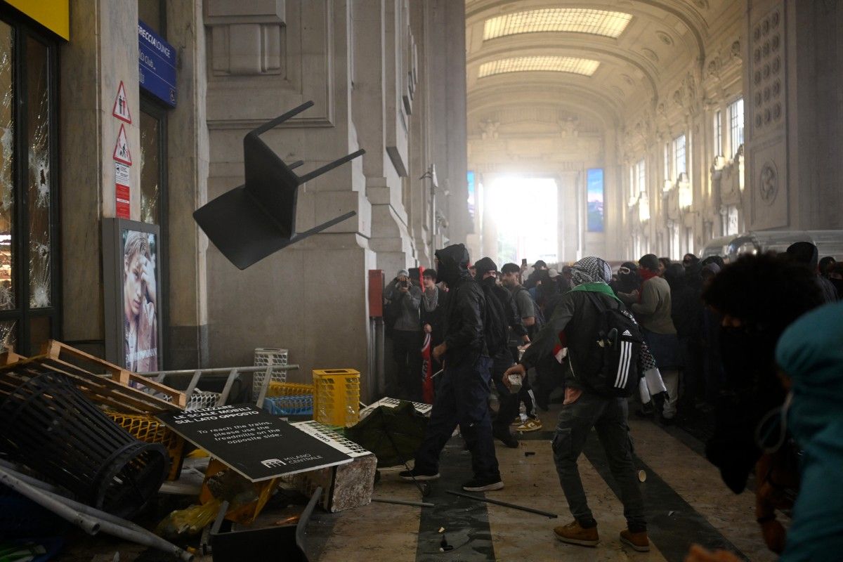 Italy protests turn violent, clashes erupt with police | Al Bawaba