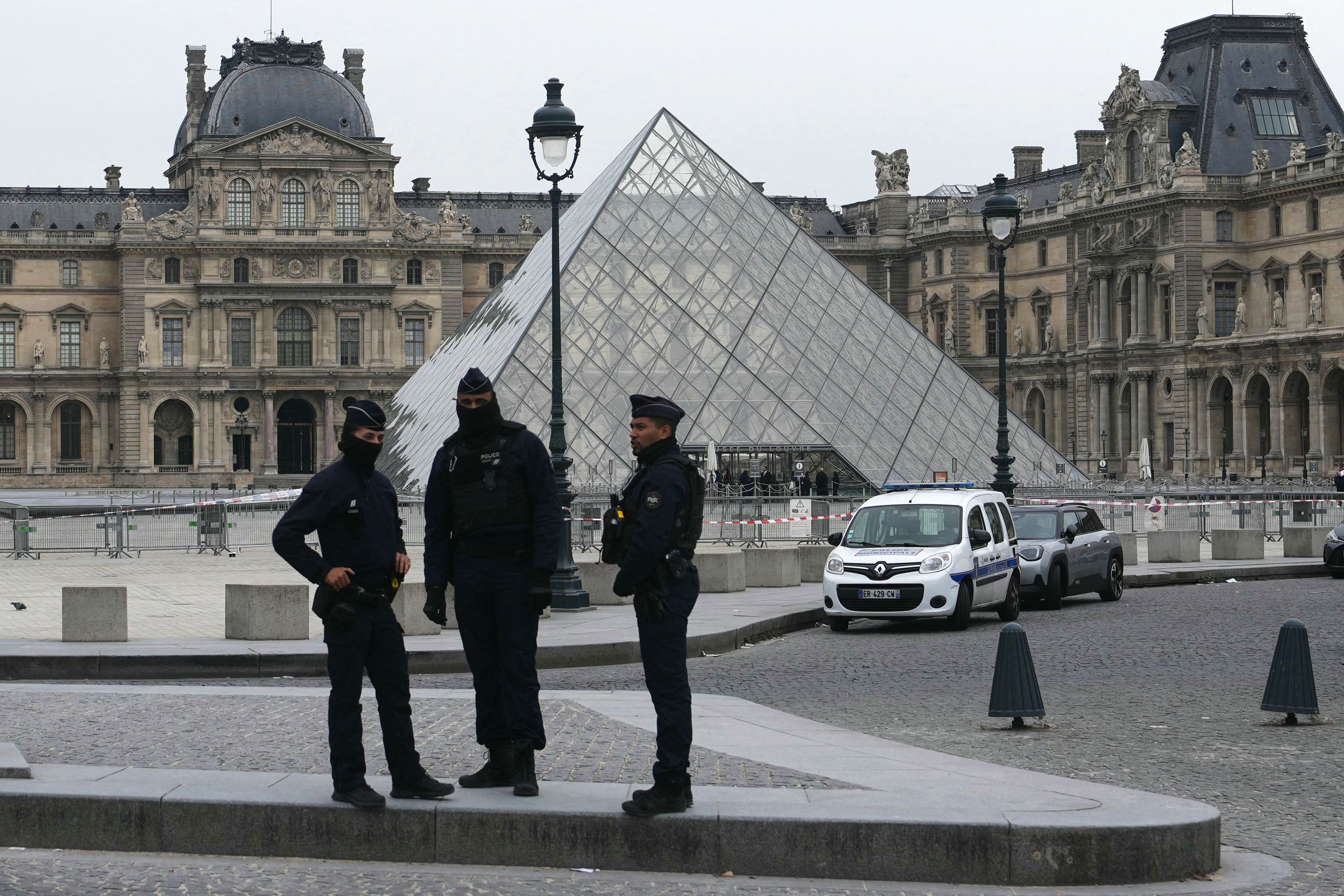 French police arrest two men with links to Louvre robbery | Al Bawaba