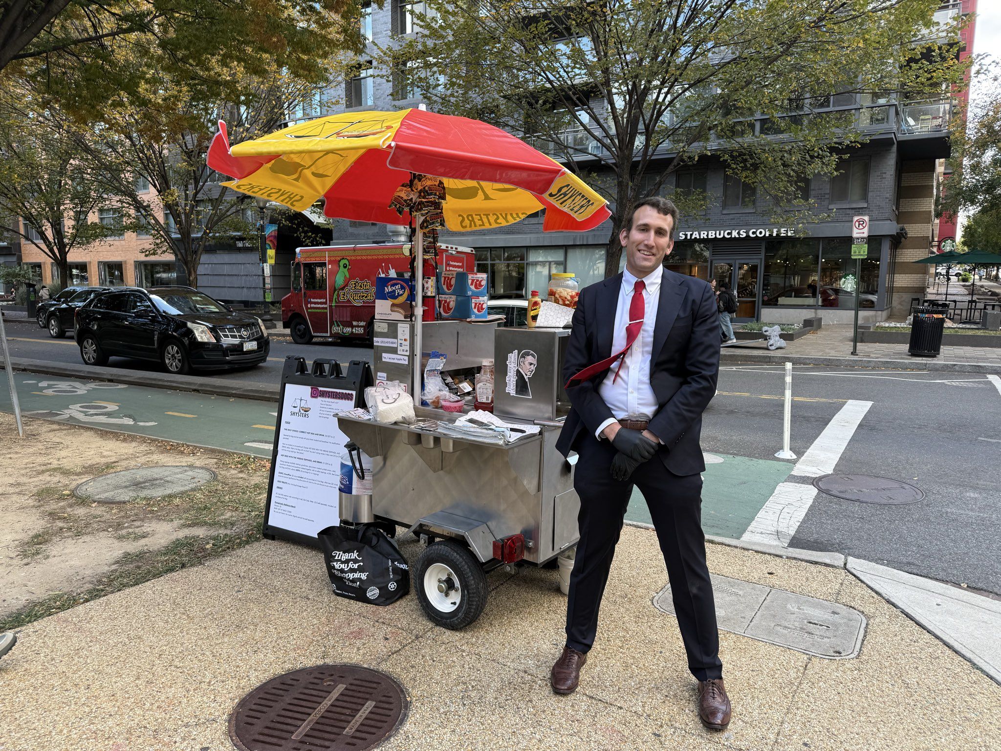 US lawyer Isaac Stein sells hot dogs amid government shutdown | Al Bawaba
