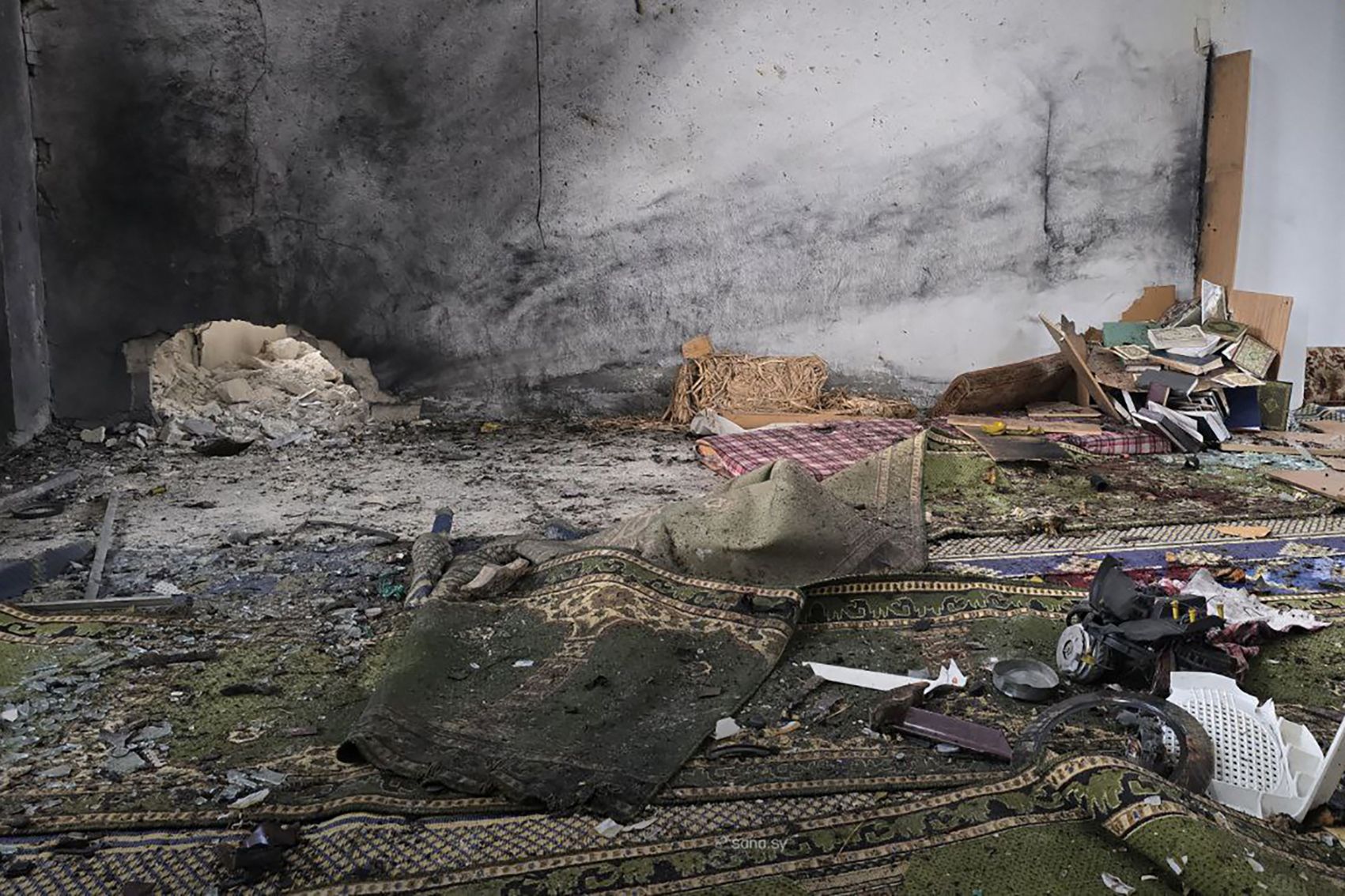 Explosion inside mosque Kills Three in Syria | Al Bawaba