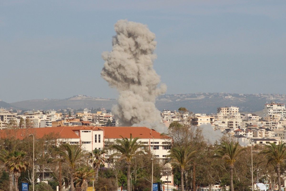 Israeli strike kills four, wounds more than 10 in south Lebanon | Al Bawaba
