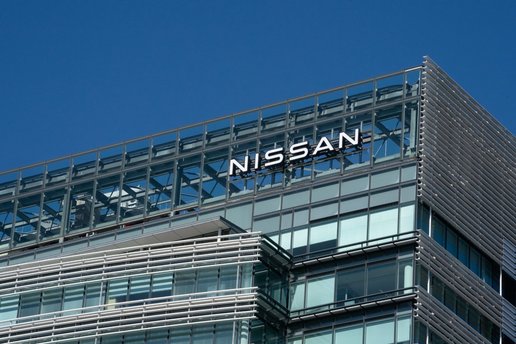 Nissan and Quemix successfully demonstrate world’s first vehicle ...