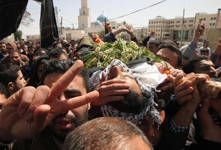 Hundreds of Palestinians attend funeral for Palestinian stabbing ...