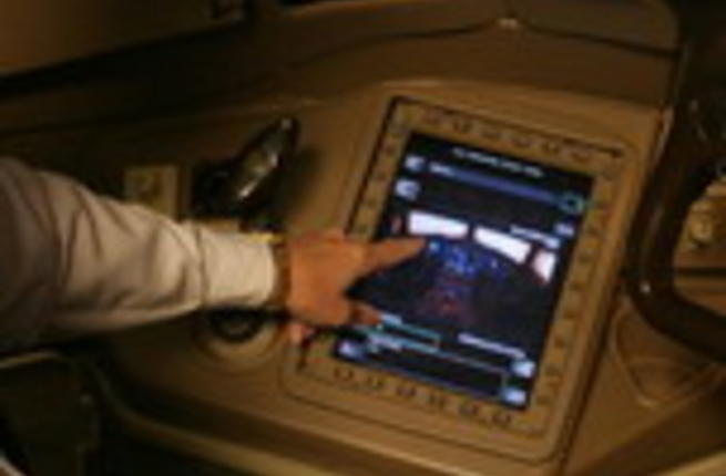 Boeing, Emirates Airline announce largest electronic flight bag order ...