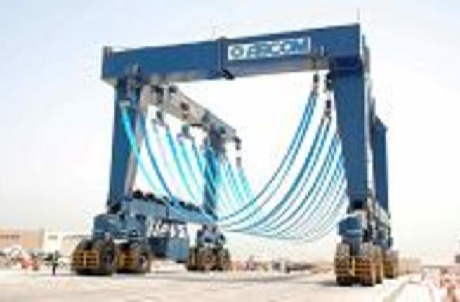 World’s largest mobile boat hoist assembled and functionally tested at ...