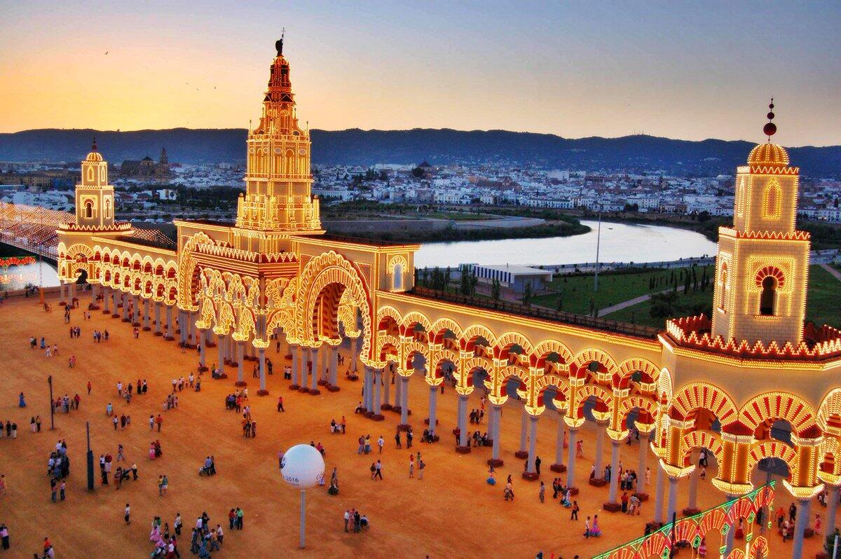 Granada's Grand Mosque Hosts Iftar Meals in Ramadan, Attracts Many | Al ...