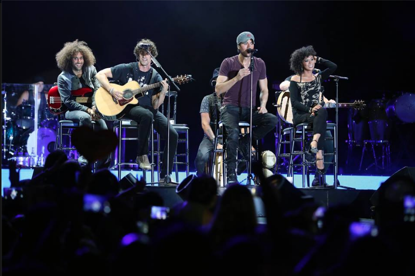 Enrique Iglesias in Amman: Record turnout for the star's first concert ...