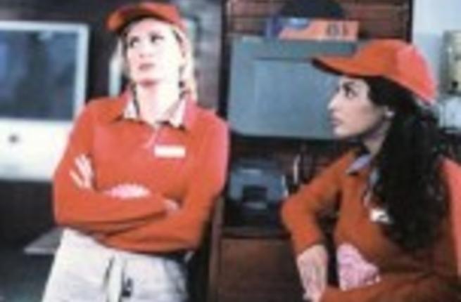 Crowds of stars surround Yusra and Hannan Turk | Al Bawaba