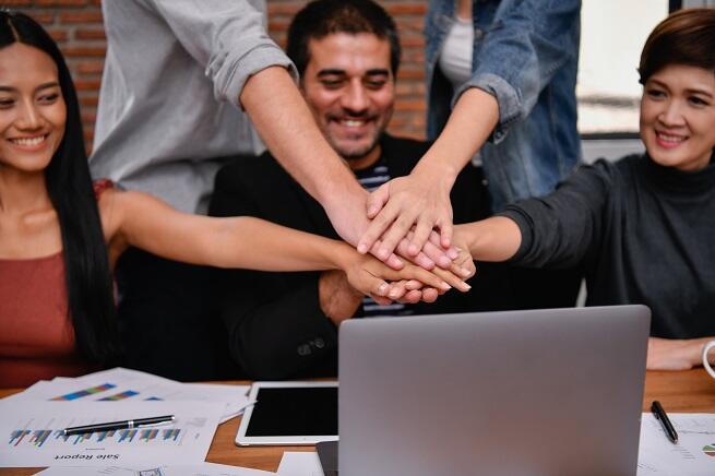 6 Tips to Help You Get Along with Your Coworkers | Al Bawaba