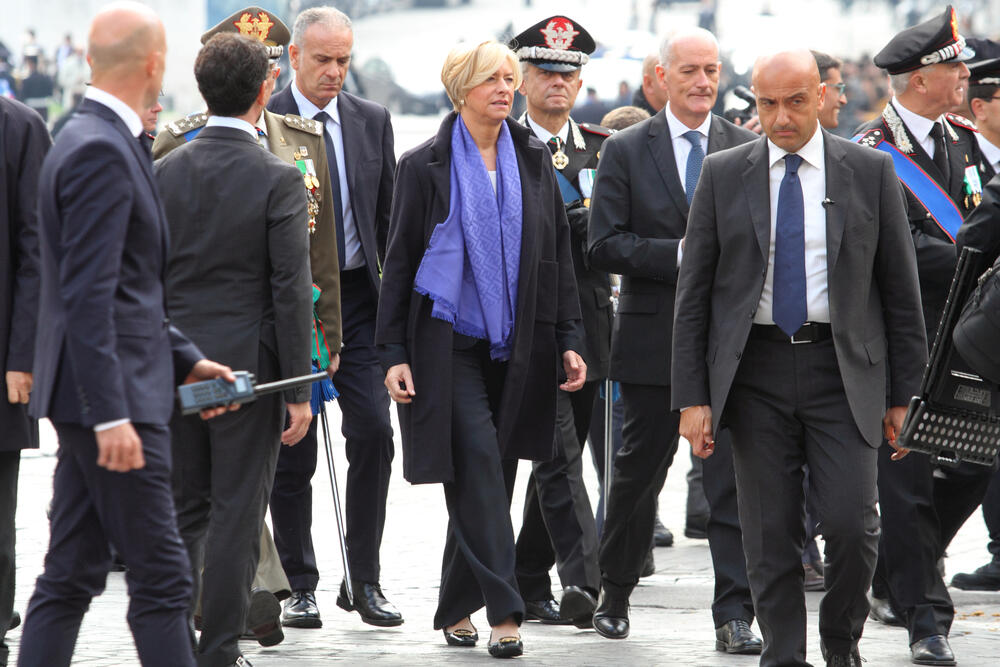 Italian Defence Minister on 2-day to Baghdad, Iraq-Italy Military Ties ...