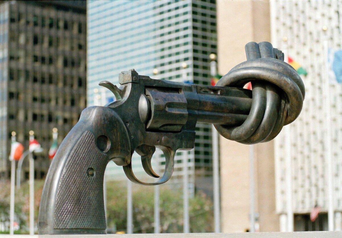 Non-Violence 'Knotted' Gun Sculpture in Beirut | Al Bawaba