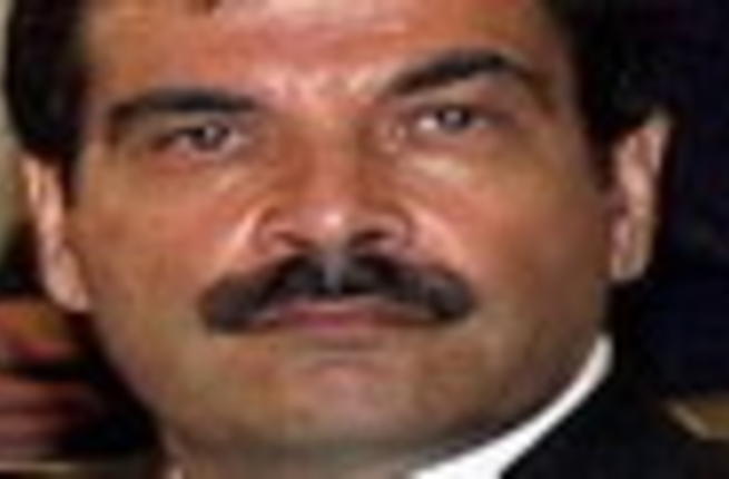 آصف شوكت - من أنت ؟ | البوابة