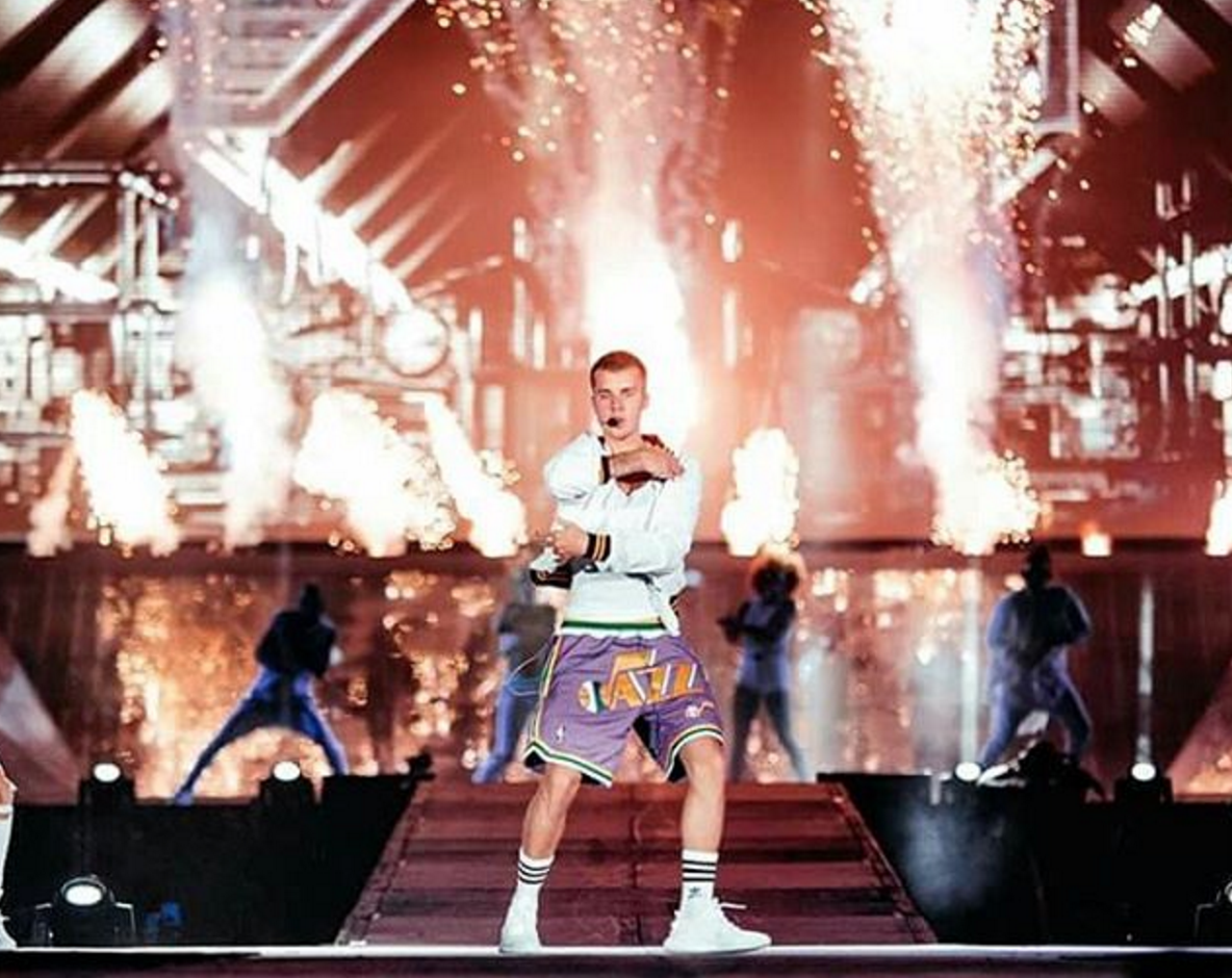 Beliebers explode with excitement at Justin Bieber's Dubai concert | Al ...