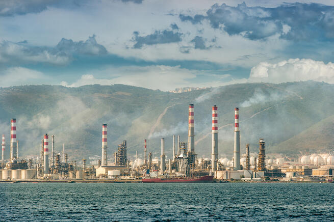 Turkey's New Oil Refinery to Reduce Its Trade Deficit by $1.5 Billion ...