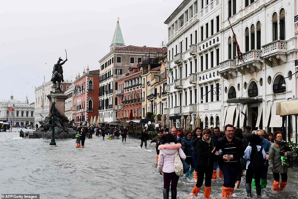 Rising Water Levels in Venice Leave 6 People Dead | Al Bawaba