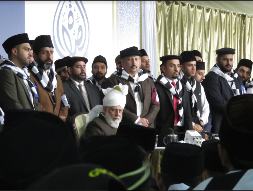 What Can the Ahmadi Muslim Community Teach Britain About Fighting ...