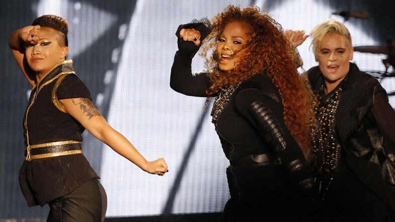 Janet Jackson sets pulses racing at Dubai World Cup | Al Bawaba