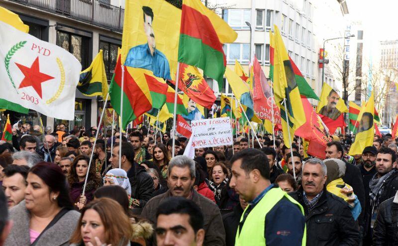 Pro-Kurdish protesters clash with German police, Erdogan supporters in ...