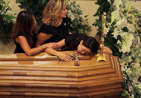 Family, friends and fans bid farewell to iconic singer Melhem Barakat ...