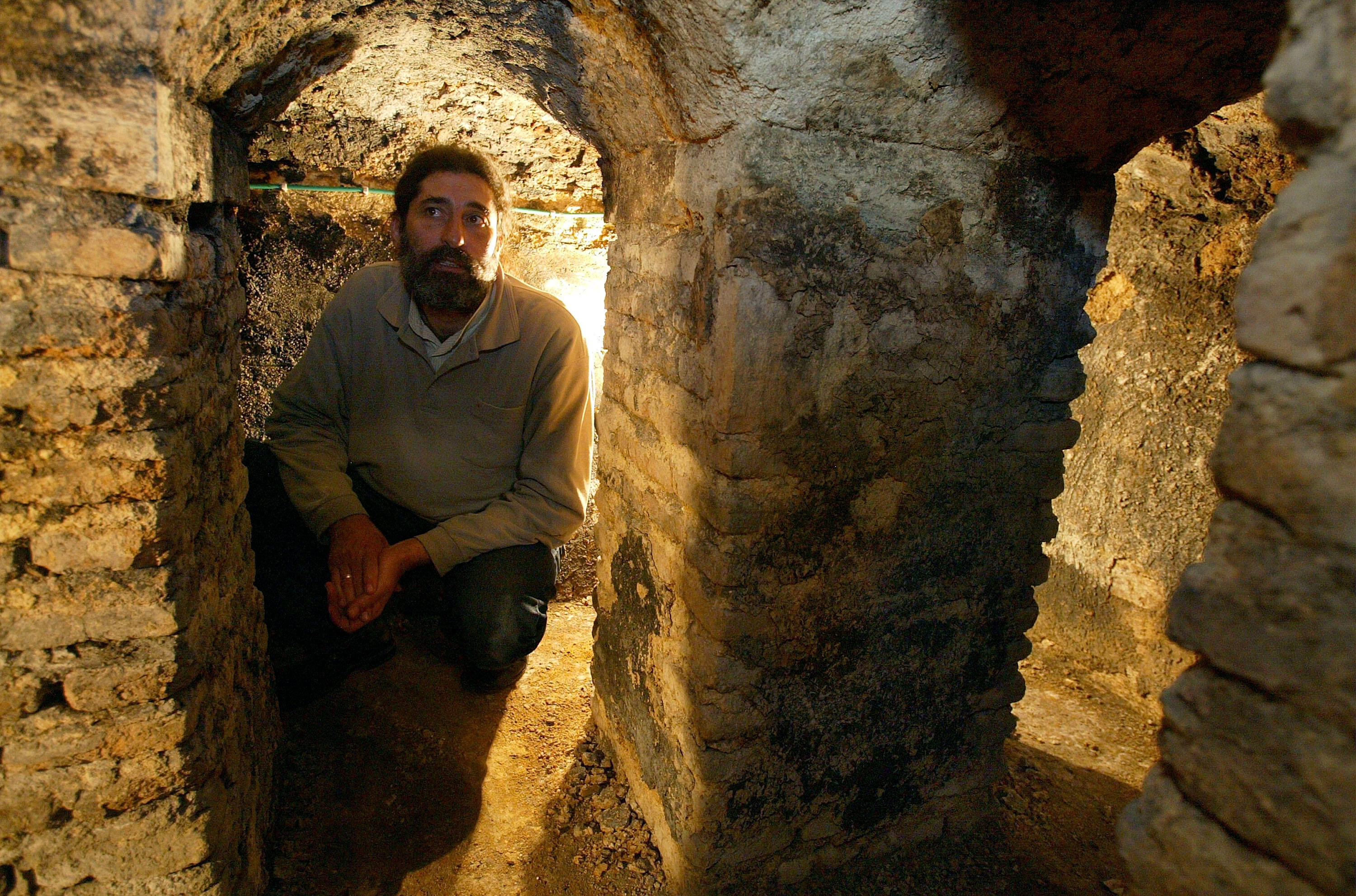 Image found in Jordanian cave could be the first-ever portrait of Jesus ...