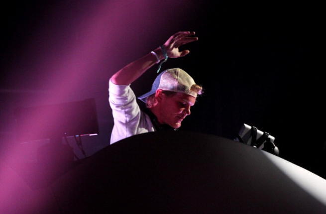 Born to perform: DJ Avicii goes down a storm in Dubai | Al Bawaba