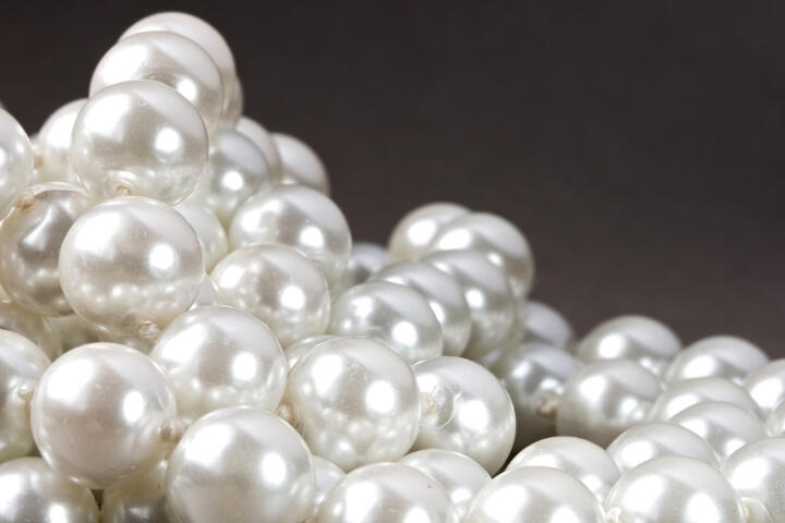 UAE's original economy still thrives: Pearl trade up 15% | Al Bawaba