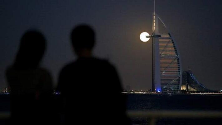 Where to Spot Today's Super Moon in UAE | Al Bawaba