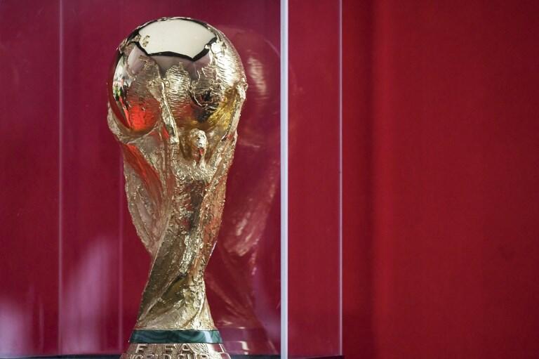 beIN Showcases 2018 FIFA World Cup Trophy as Part of Countdown to 2022 ...