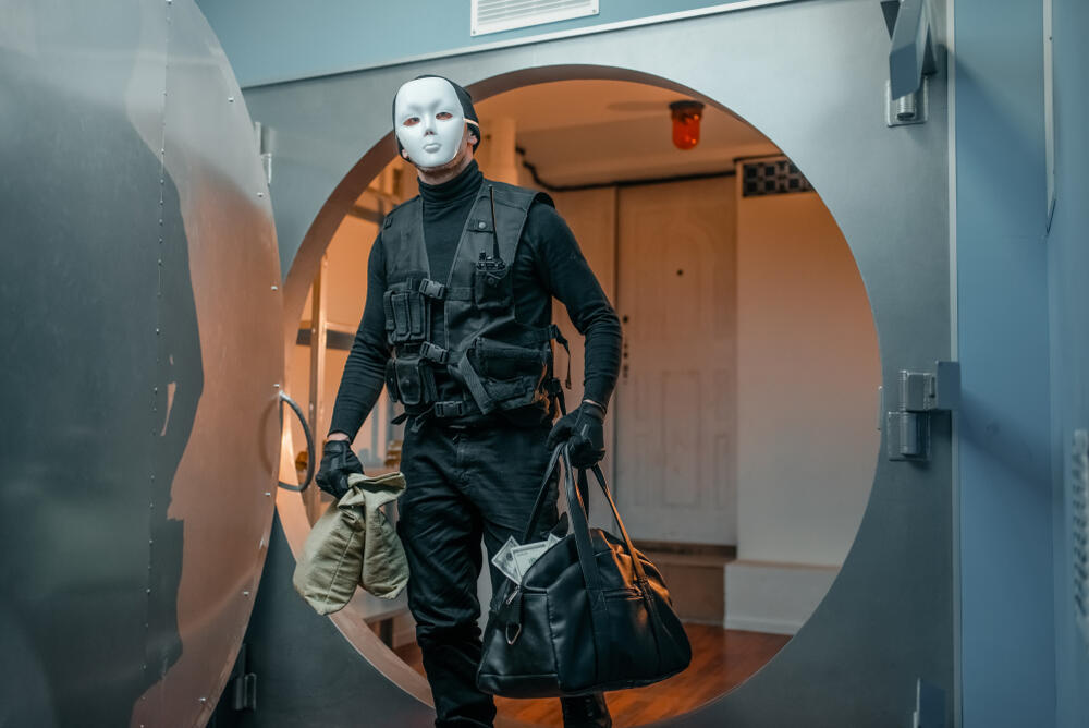 World's 10 Biggest Bank Robberies of All Time!