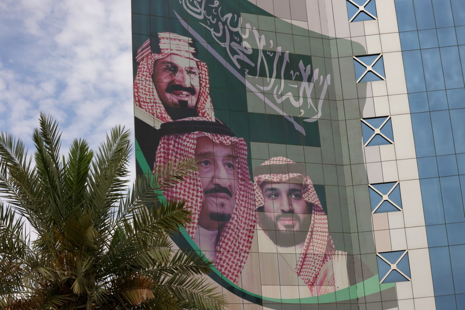 Saudi Aramco, Total Energies sign billions in new contracts | Al Bawaba