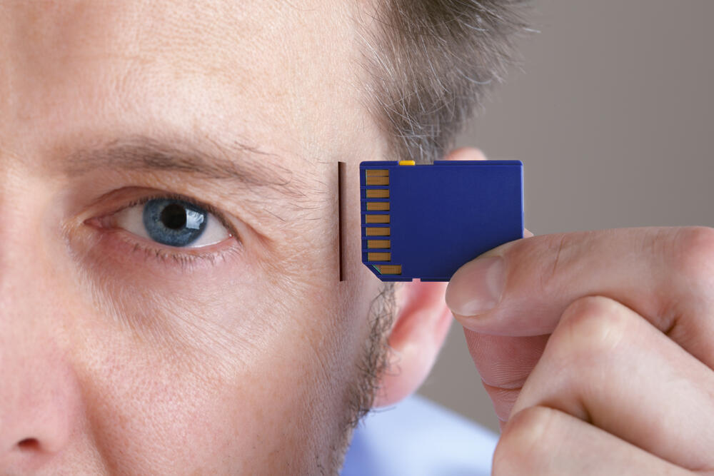 IT Expert Warns of the Implantable Brain Chips’ Dangers | Al Bawaba