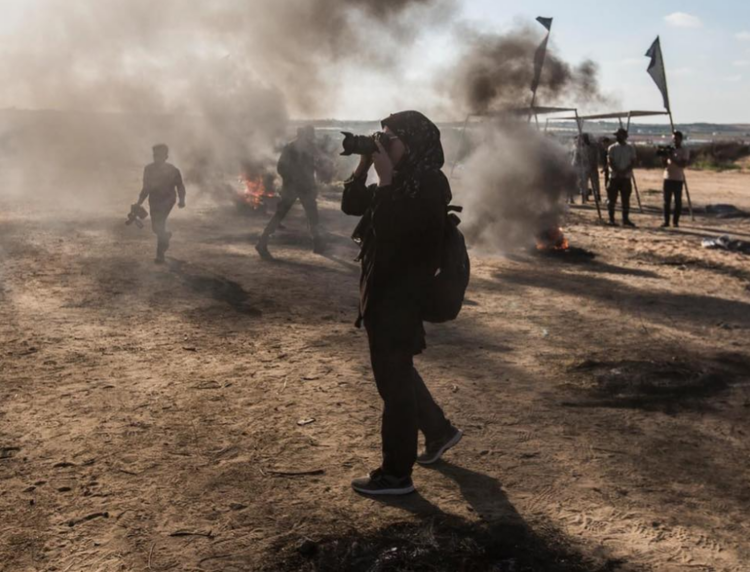Palestinian Photojournalist Fatima Shbair Gets Top Award For Gaza Image ...