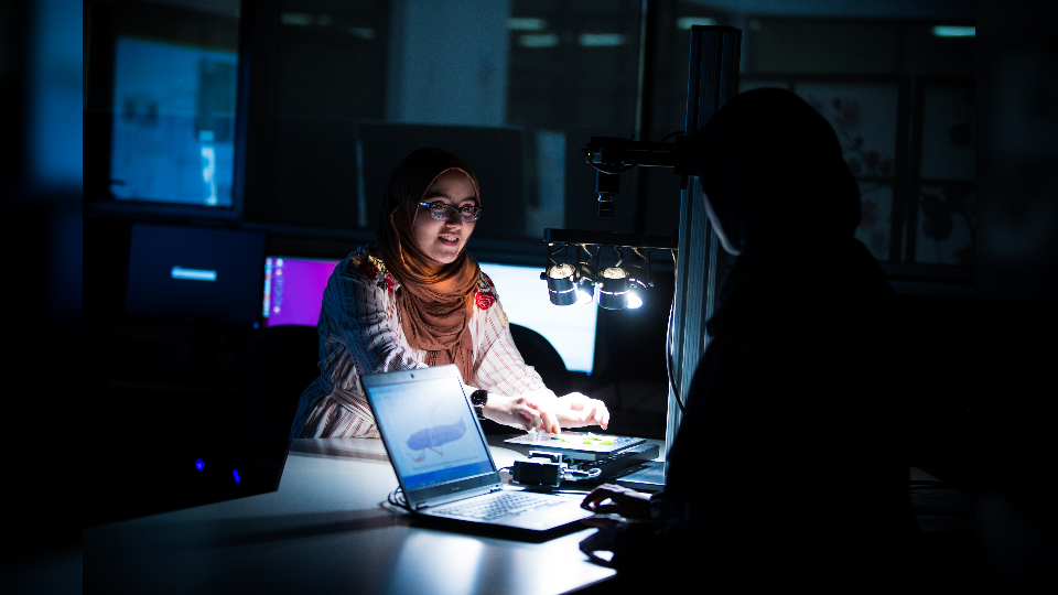Abu Dhabi University’s College of Engineering hosts the fourth Women in ...