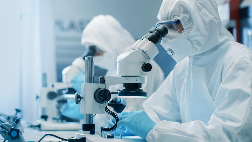 Iranian Scientists Build Aircraft Glass Using Nanotechnology | Al Bawaba
